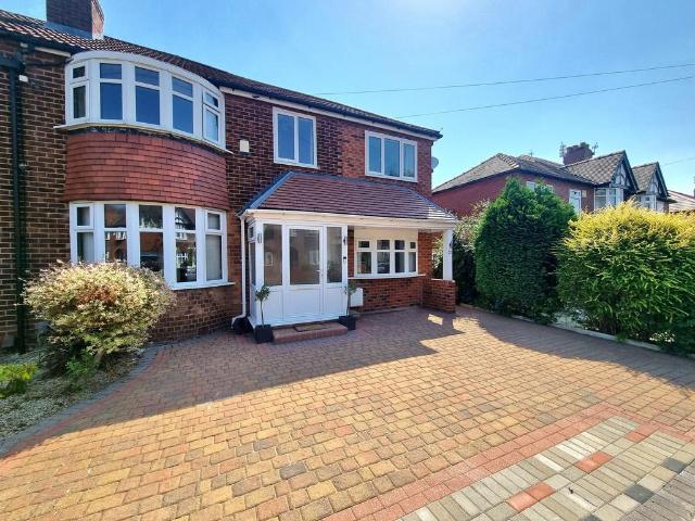 4 bedroom semi detached house for sale