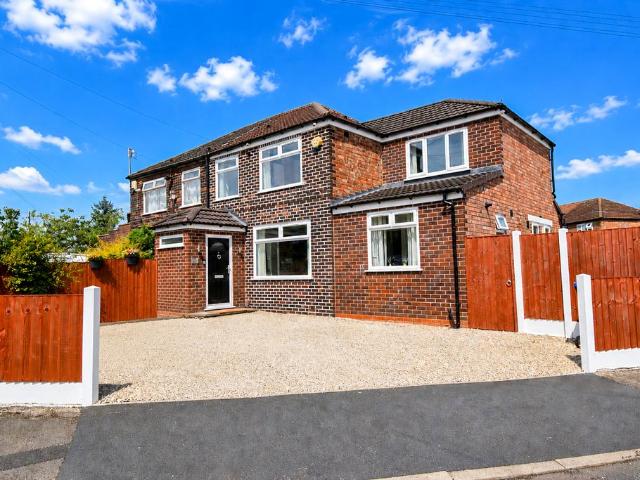 4 bedroom semi detached house for sale