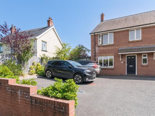 4 bedroom semi detached house for sale