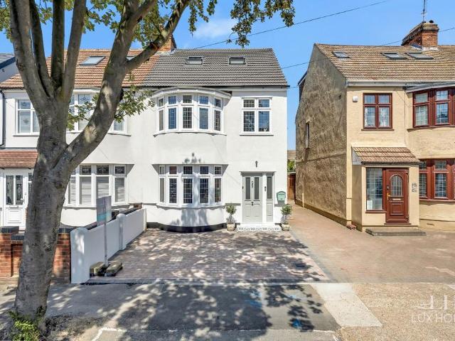 4 bedroom semi detached house for sale