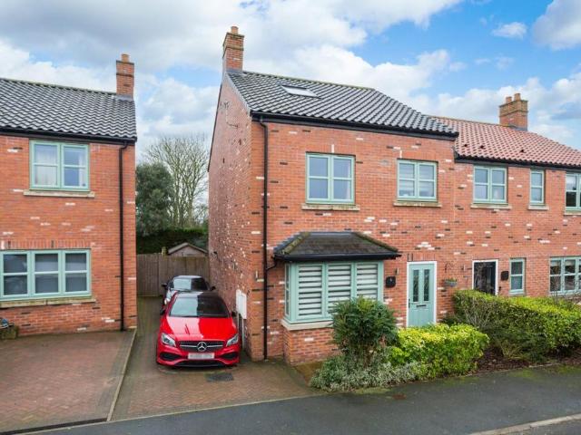 4 bedroom semi detached house for sale
