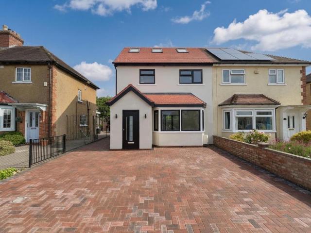 4 bedroom semi detached house for sale