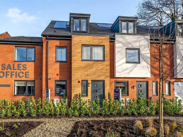 4 bedroom semi detached house for sale