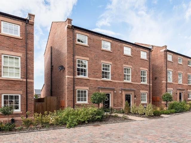 4 bedroom semi detached house for sale