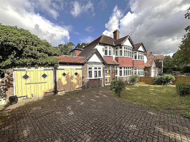 4 bedroom semi detached house for sale