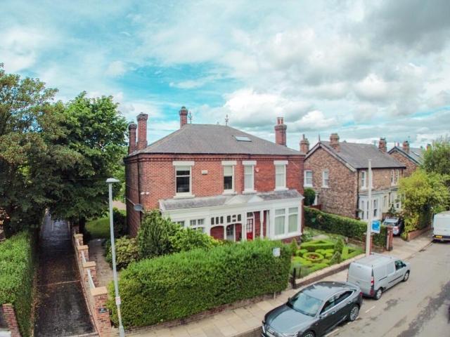 4 bedroom semi detached house for sale