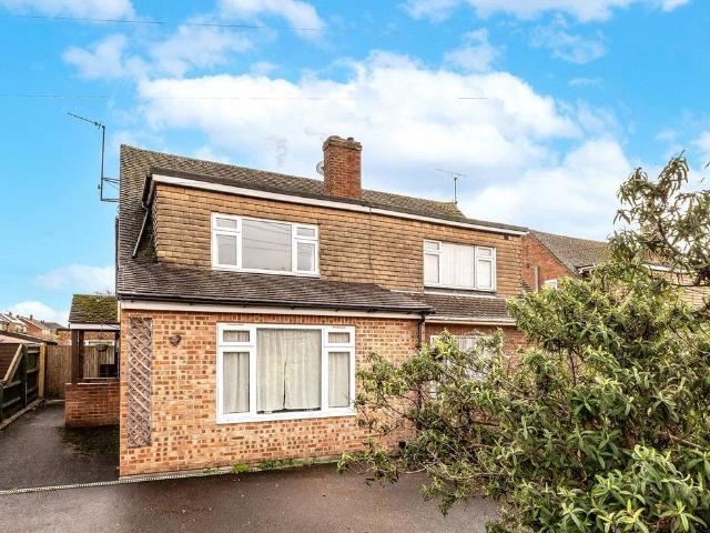 4 bedroom semi detached house for sale