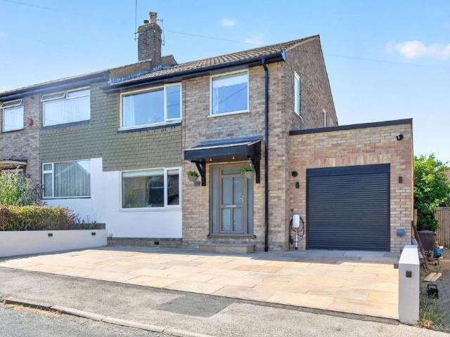 4 bedroom semi detached house for sale