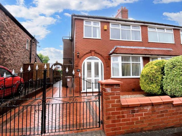 4 bedroom semi detached house for sale