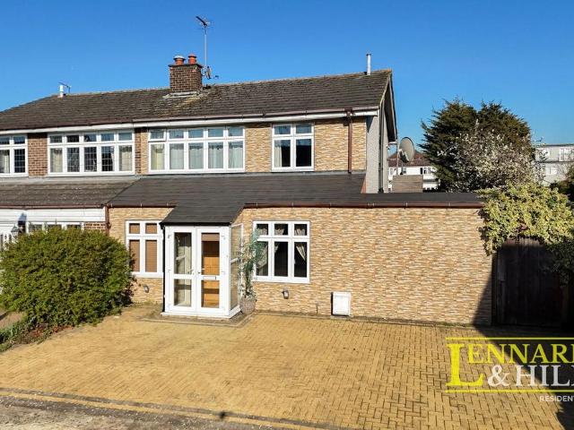 4 bedroom semi detached house for sale