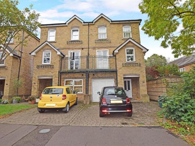 4 bedroom semi detached house for sale