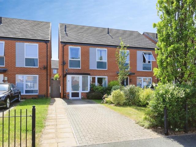 4 bedroom semi detached house for sale