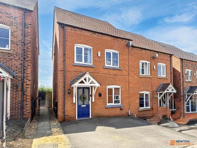 4 bedroom semi detached house for sale