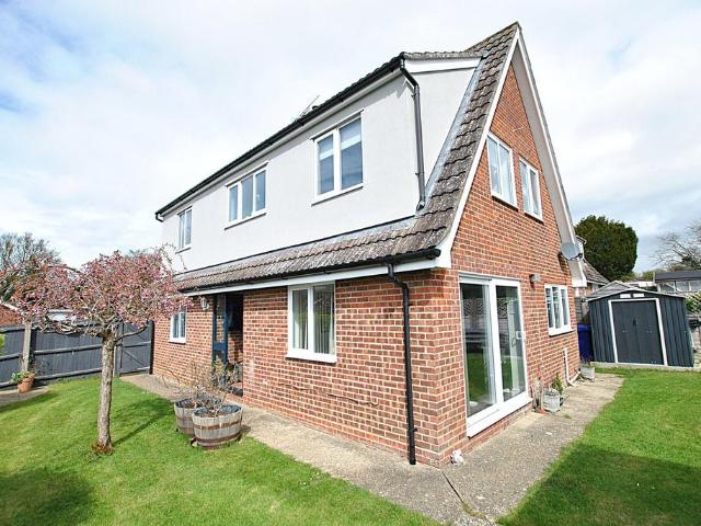 4 bedroom semi detached house for sale