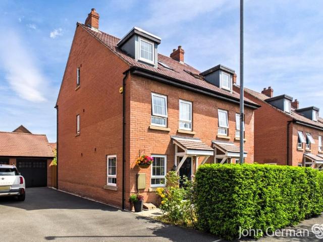 4 bedroom semi detached house for sale