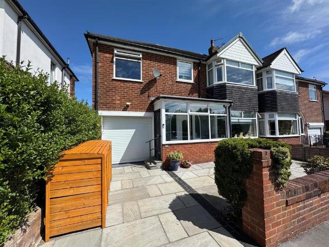 4 bedroom semi detached house for sale