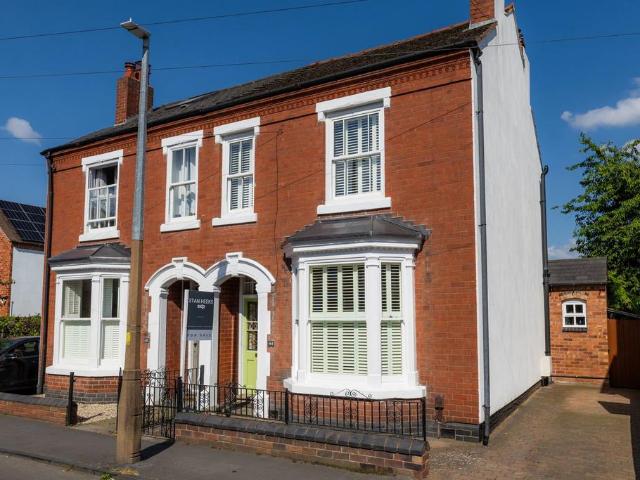 4 bedroom semi detached house for sale