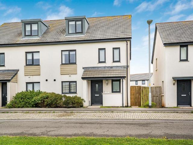 4 bedroom semi detached house for sale
