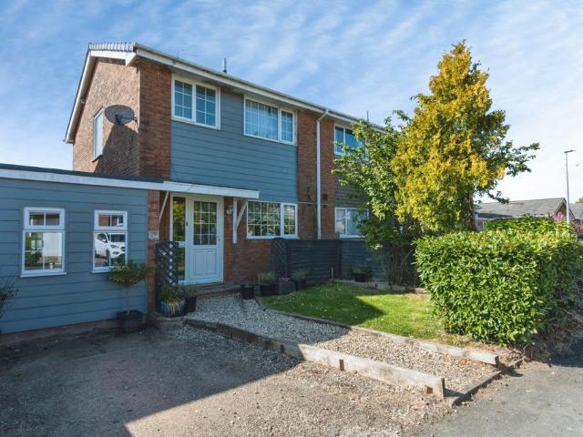 4 bedroom semi detached house for sale