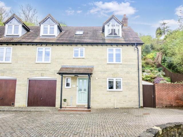 4 bedroom semi detached house for sale