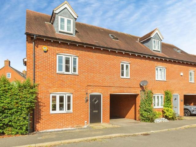 4 bedroom semi detached house for sale
