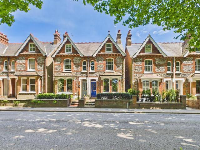 4 bedroom semi detached house for sale
