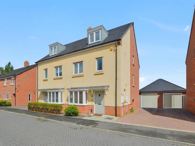 4 bedroom semi detached house for sale