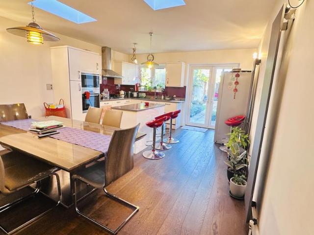 4 bedroom semi detached house for sale