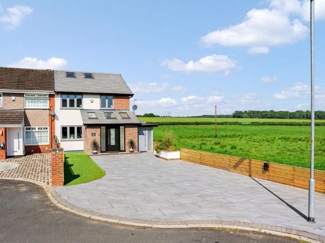 4 bedroom semi detached house for sale