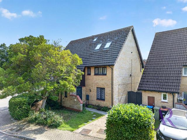 4 bedroom semi detached house for sale