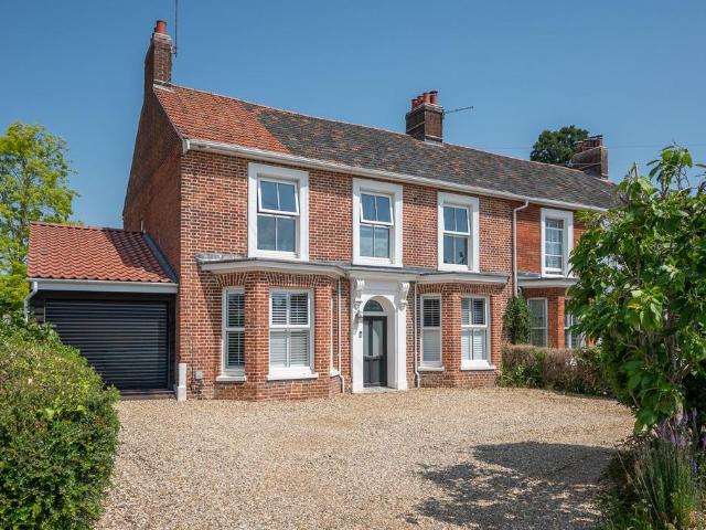 4 bedroom semi detached house for sale