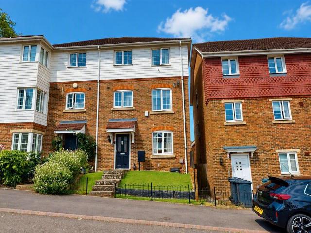 4 bedroom semi detached house for sale