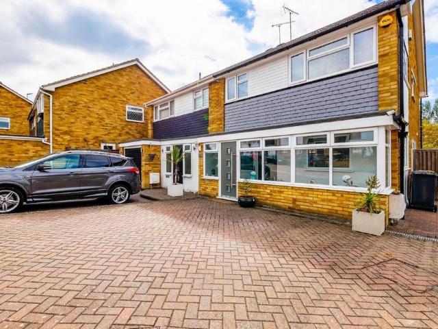 4 bedroom semi detached house for sale