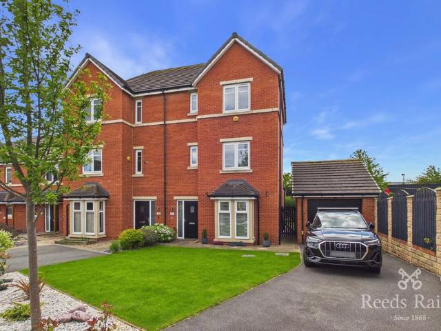 4 bedroom semi detached house for sale