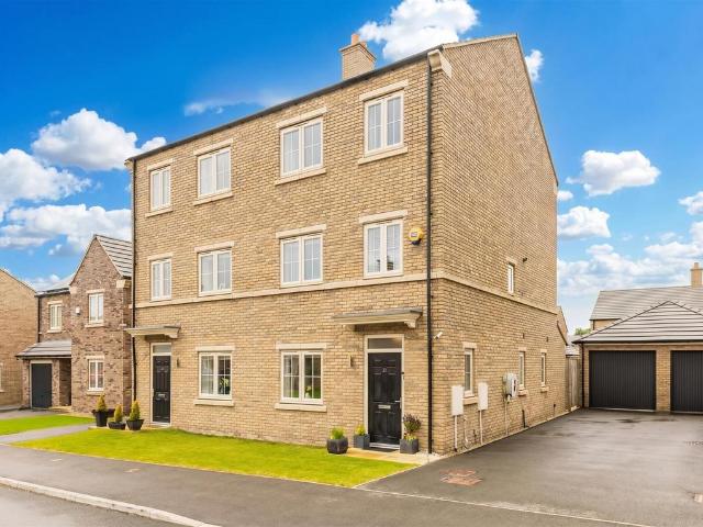 4 bedroom semi detached house for sale
