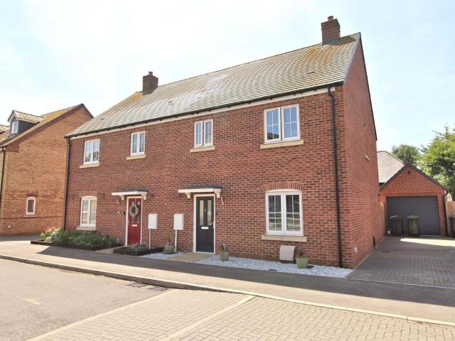 4 bedroom semi detached house for sale
