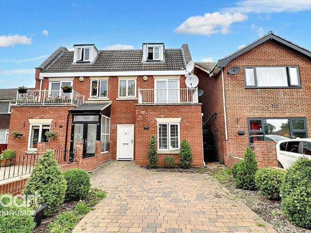 4 bedroom semi detached house for sale