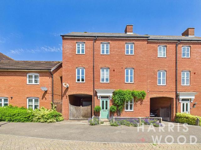 4 bedroom semi detached house for sale