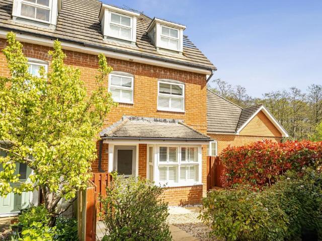4 bedroom semi detached house for sale