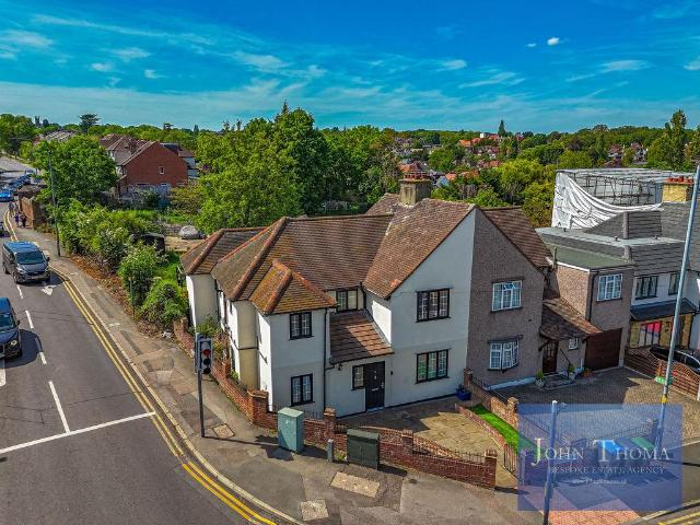 4 bedroom semi detached house for sale
