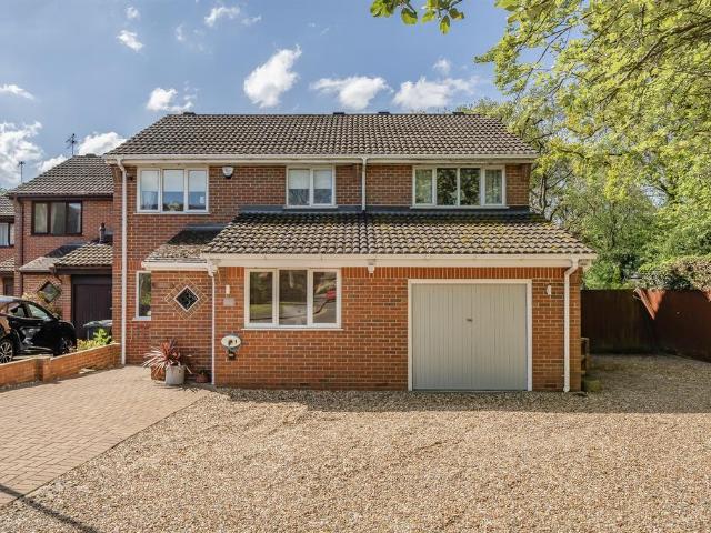 4 bedroom semi detached house for sale