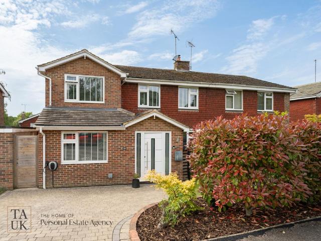 4 bedroom semi detached house for sale