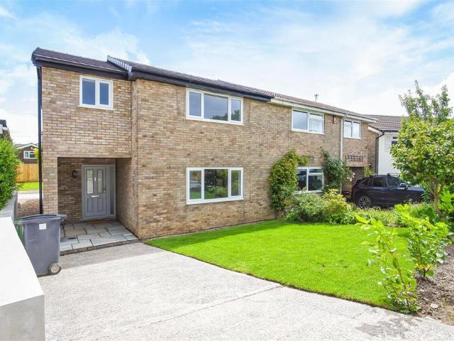 4 bedroom semi detached house for sale