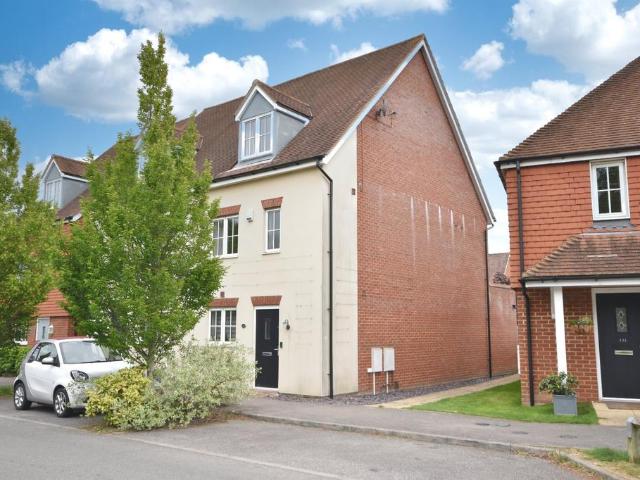 4 bedroom semi detached house for sale