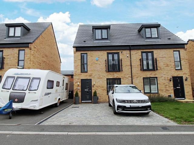 4 bedroom semi detached house for sale
