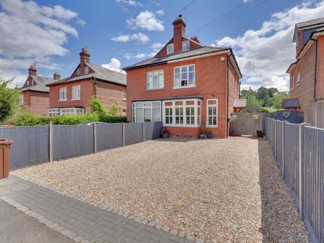 4 bedroom semi detached house for sale