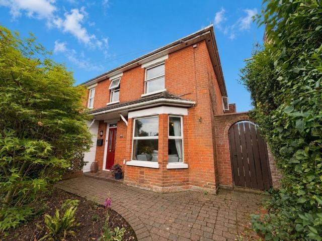 4 bedroom semi detached house for sale