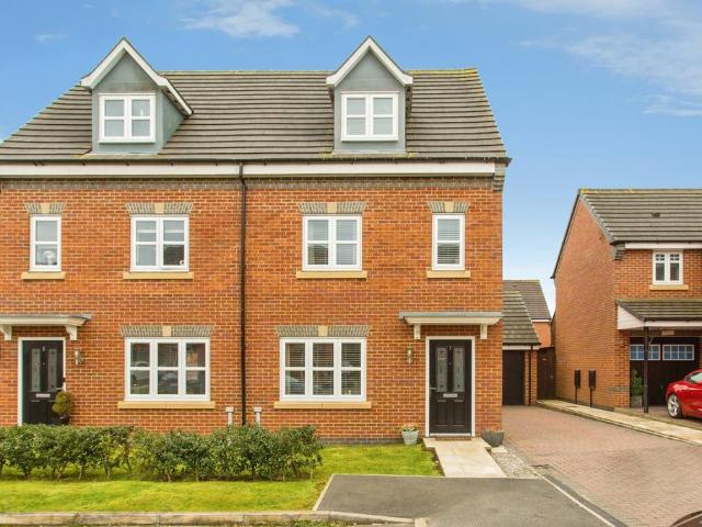 4 bedroom semi detached house for sale