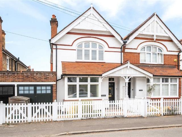 4 bedroom semi detached house for sale
