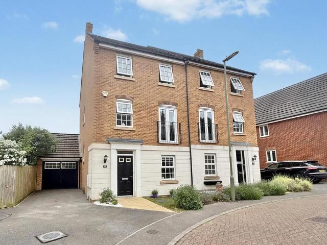 4 bedroom semi detached house for sale
